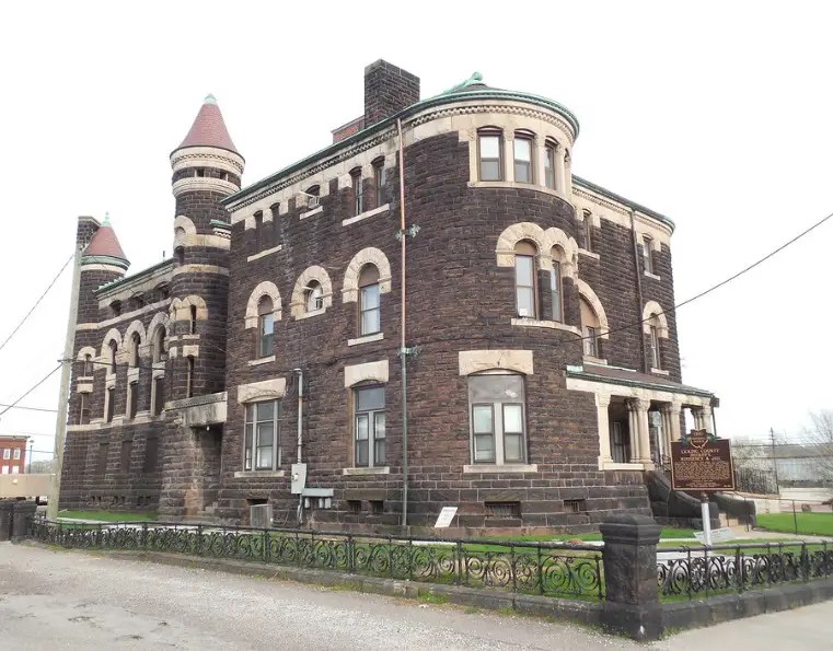 13 Of The Most Haunted Places In Ohio [With Proof] - Urbex Underground